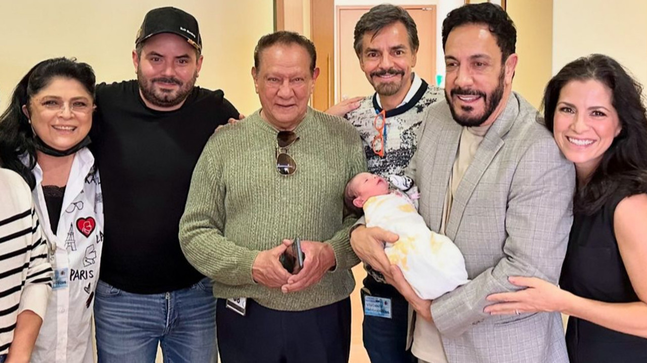 José Eduardo Derbez derrite las redes con las primeras fotos de la ...