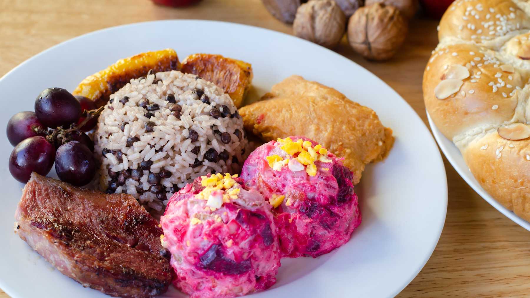 Latin Side Dishes To Complete Your Holiday Dinner MamasLatinas latin-side-dishes-to-complete-your-holiday-dinner-mamaslatinas