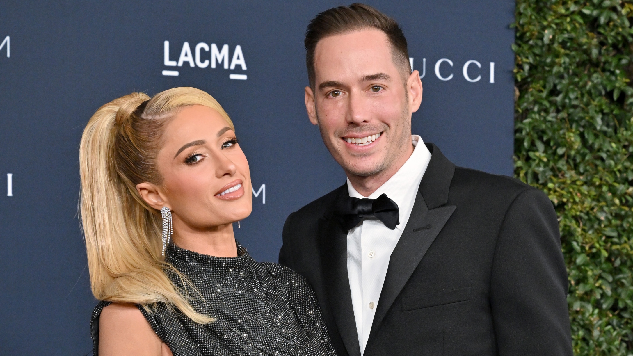 Paris Hilton anuncia el nacimiento de su primer hijo con su esposo ...