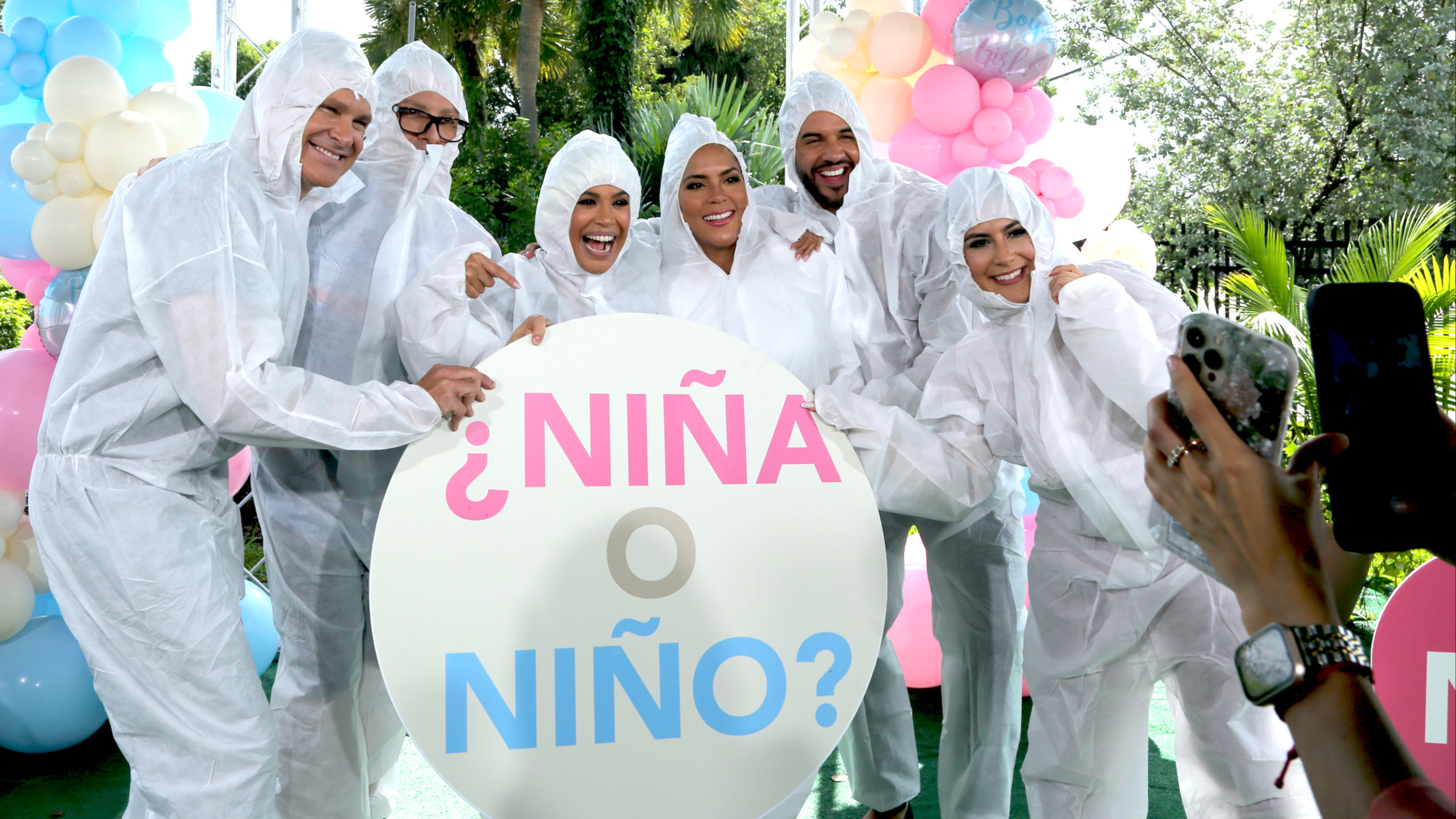 Video: Francisca finalmente revela el sexo de su segundo bebé—así fue ...