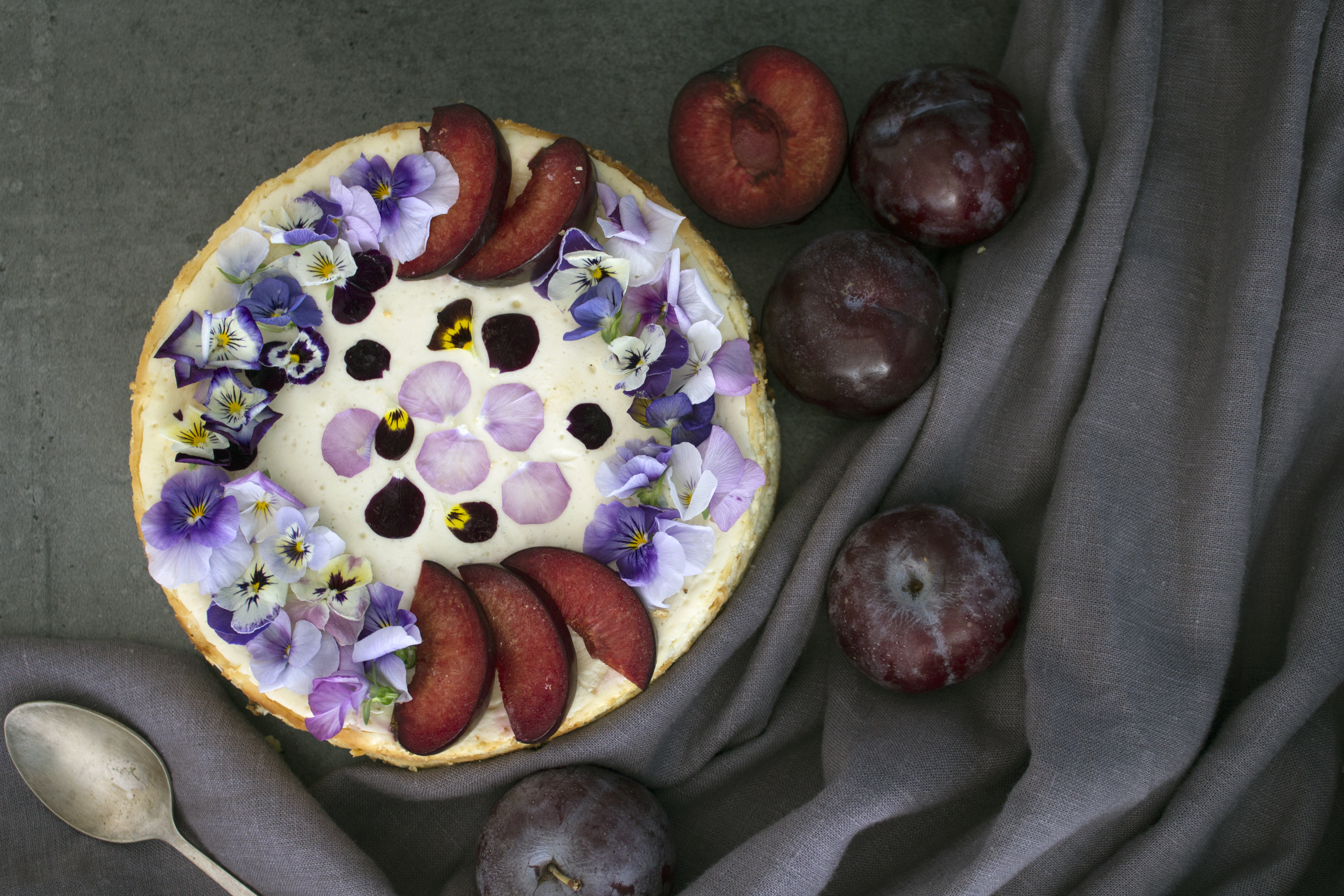Delicious recipes with edible flowers that taste like spring ...