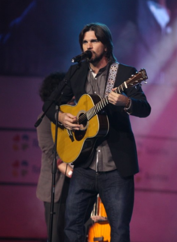 New video of Juanes performing some of our favorites (VIDEOS ...