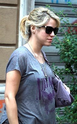 Shakira officially announces her pregnancy! | MamasLatinas.com