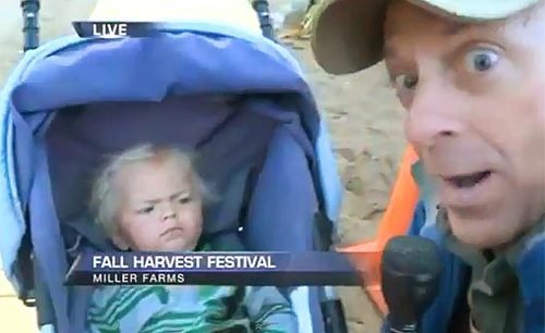 Mean reporter makes toddler cry on live TV (VIDEO) | MamasLatinas.com