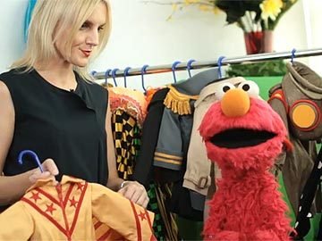 Fashionista Elmo walks us through his closet, makes us love him even ...