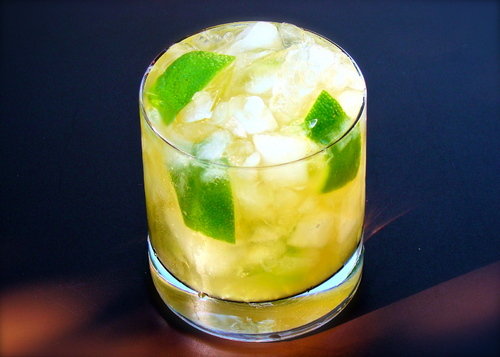 The perfect Brazilian caipirinha recipe! | MamasLatinas.com