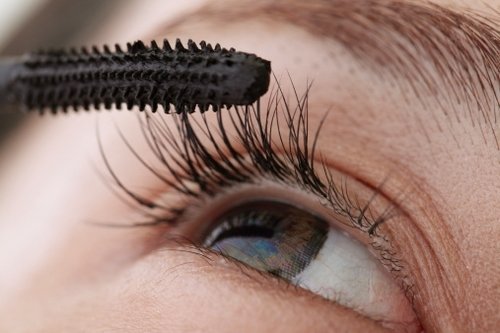 BEWARE: Deadly makeup & beauty treatments that could make you sick ...