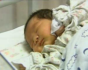 GIGANTIC baby born & you'll NEVER believe how much it weighed ...