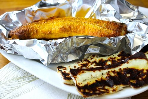 Receta FÁCIL de plátano maduro horneado con queso al grill que no ...