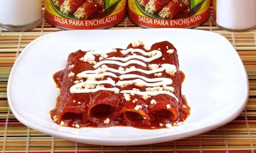 Fáciles de preparar: Enchiladas entomatadas rojas | MamasLatinas.com