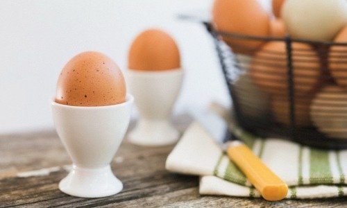 WATCH: Scramble eggs inside the shell before you hard boil them ...