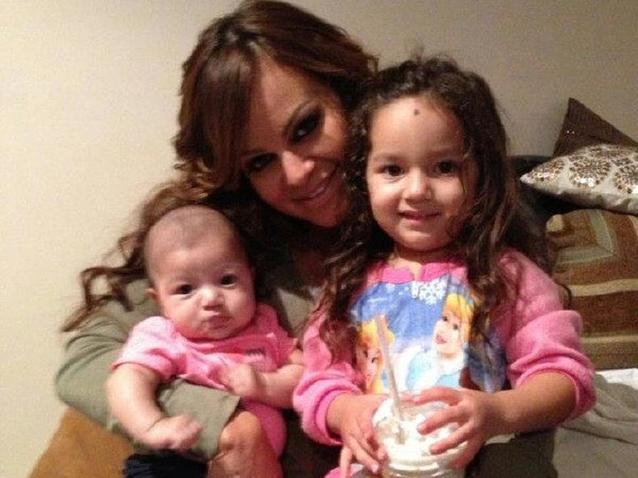 WATCH: Chiquis announces that Jenni Rivera is expecting her first ...