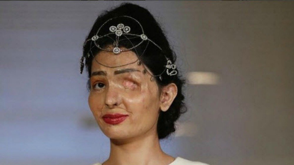 Acid attack survivor Reshma Quereshi totally slayed at NYFW ...