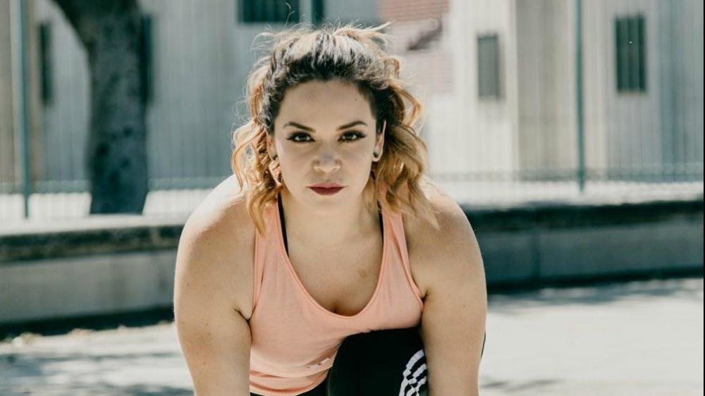 Jacqie Rivera muestra lo que pesa en las redes sociales (VIDEO ...