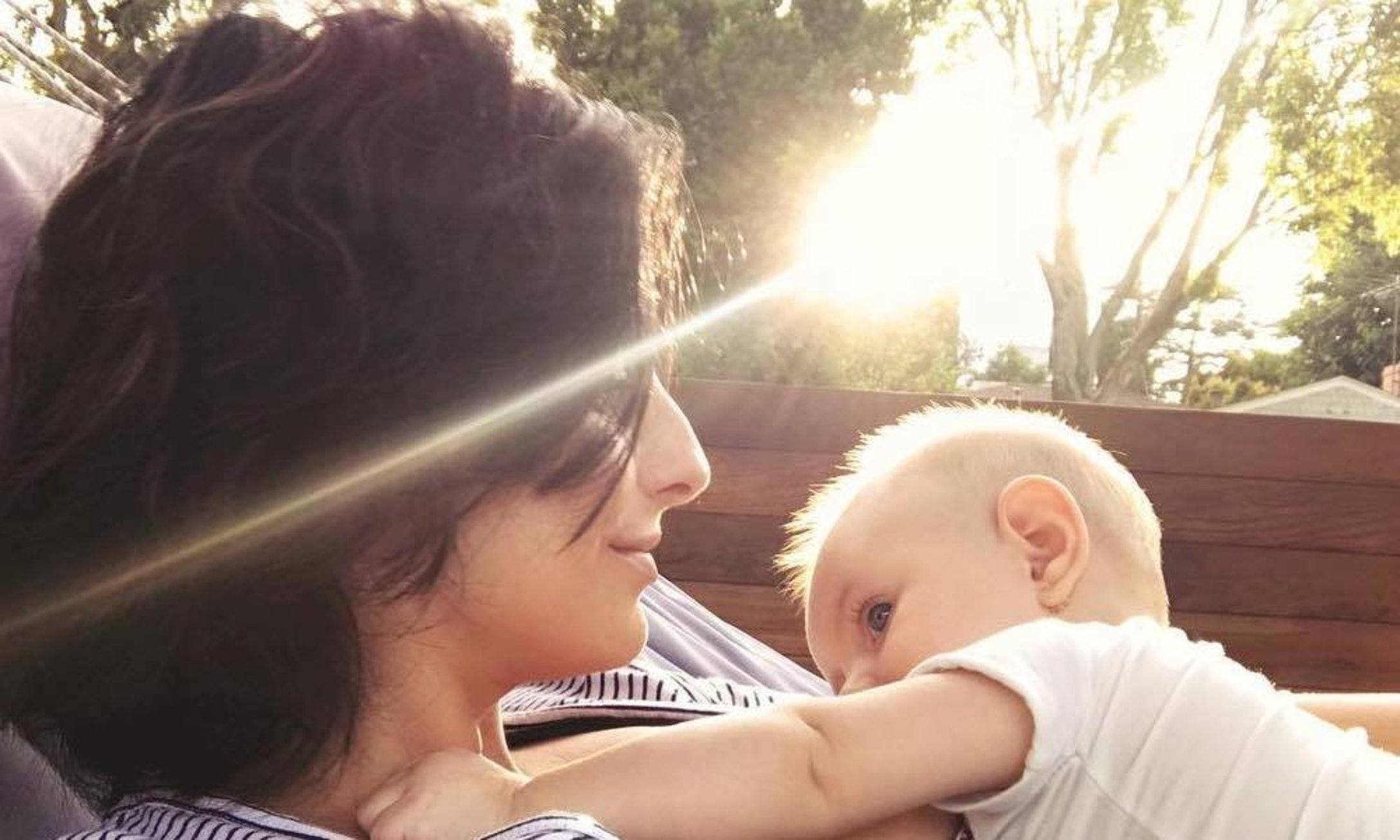 Celeb moms who have shared their breastfeeding pics | MamasLatinas.com