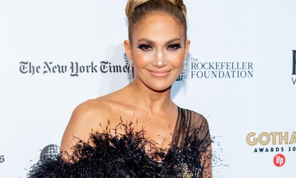 Jennifer Lopez celebrates Selena movie anniversary | MamasLatinas.com