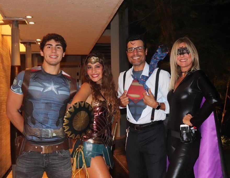 The best pics of Chayanne's beautiful family | MamasLatinas.com