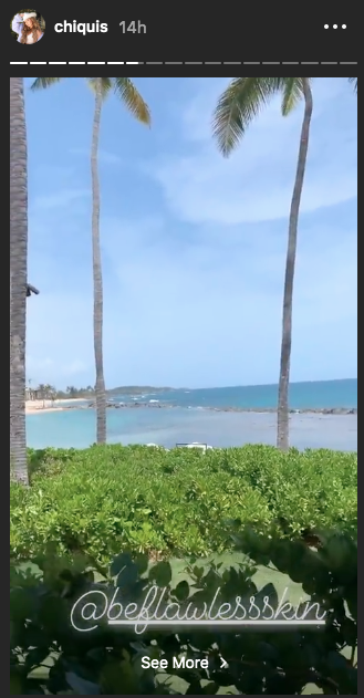 Chiquis de vacaciones en la playa y muestra curvas en bikini ...