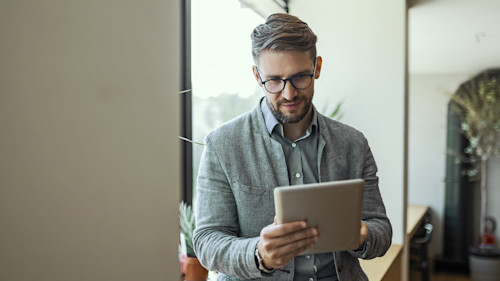 How to Become a Securities Broker: Licensing, Exams, & Career Path