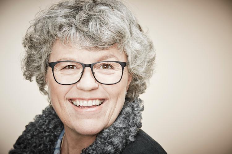Anne Holt - norsk jurist, politiker och författare