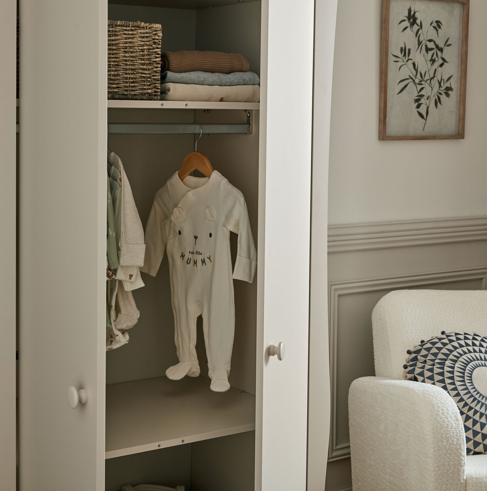 Puggle Prestbury 4-Piece Cot Bed with Drawer, Dresser Changer ...