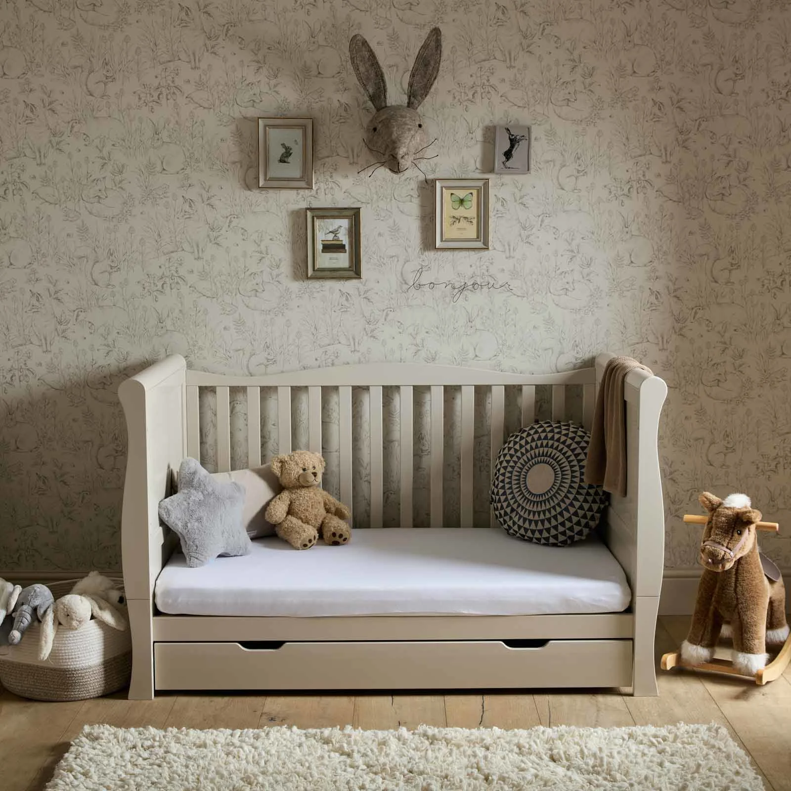Puggle Prestbury Classic Deluxe Sleigh Cot Bed & Drawer with 10cm Maxi ...