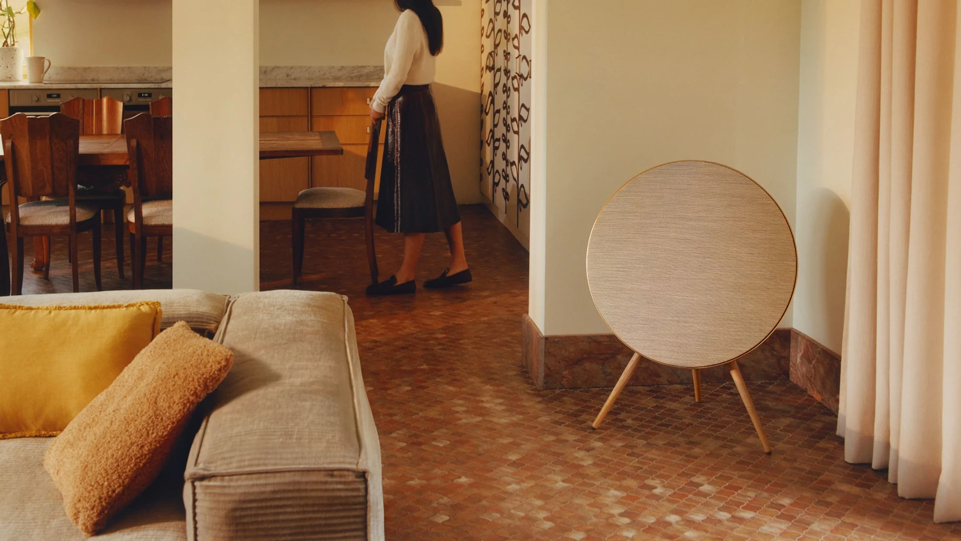 Beosound A9 - 功能强大的简约扬声器 | B&O