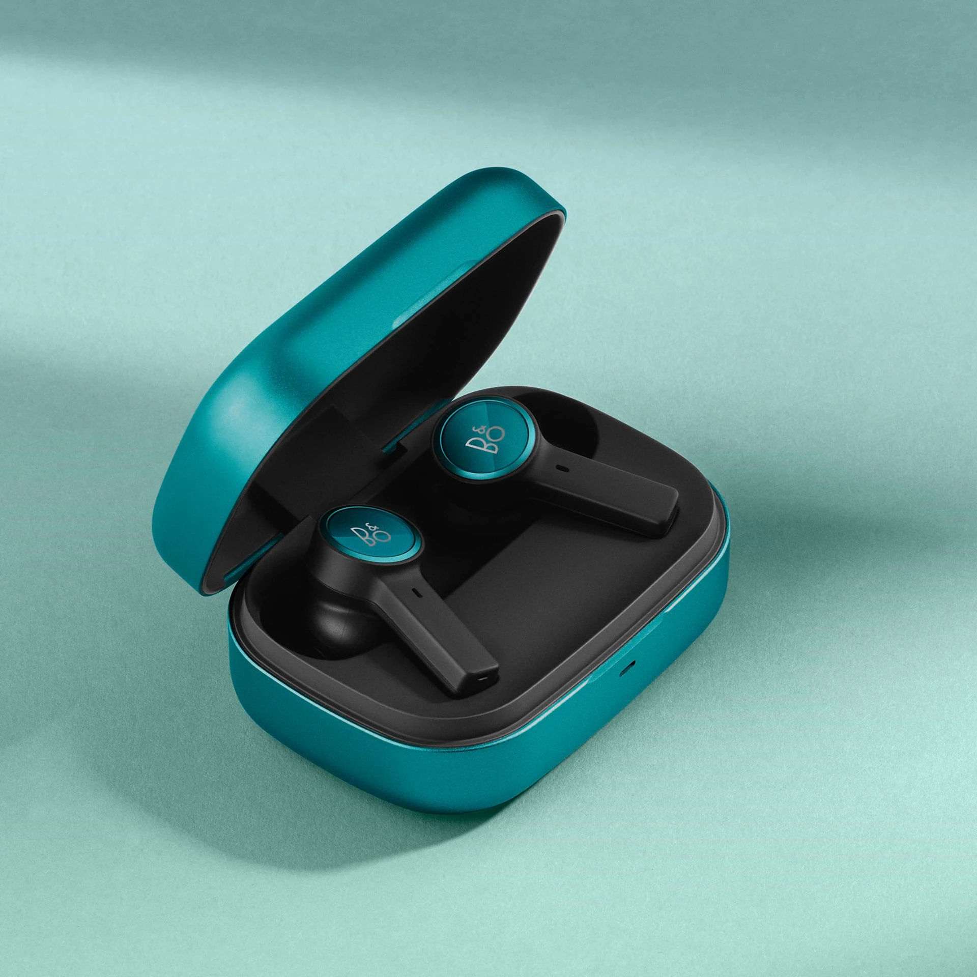 Beoplay EX Northern Sky Turquoise - Atelier Limited Edition | B&O