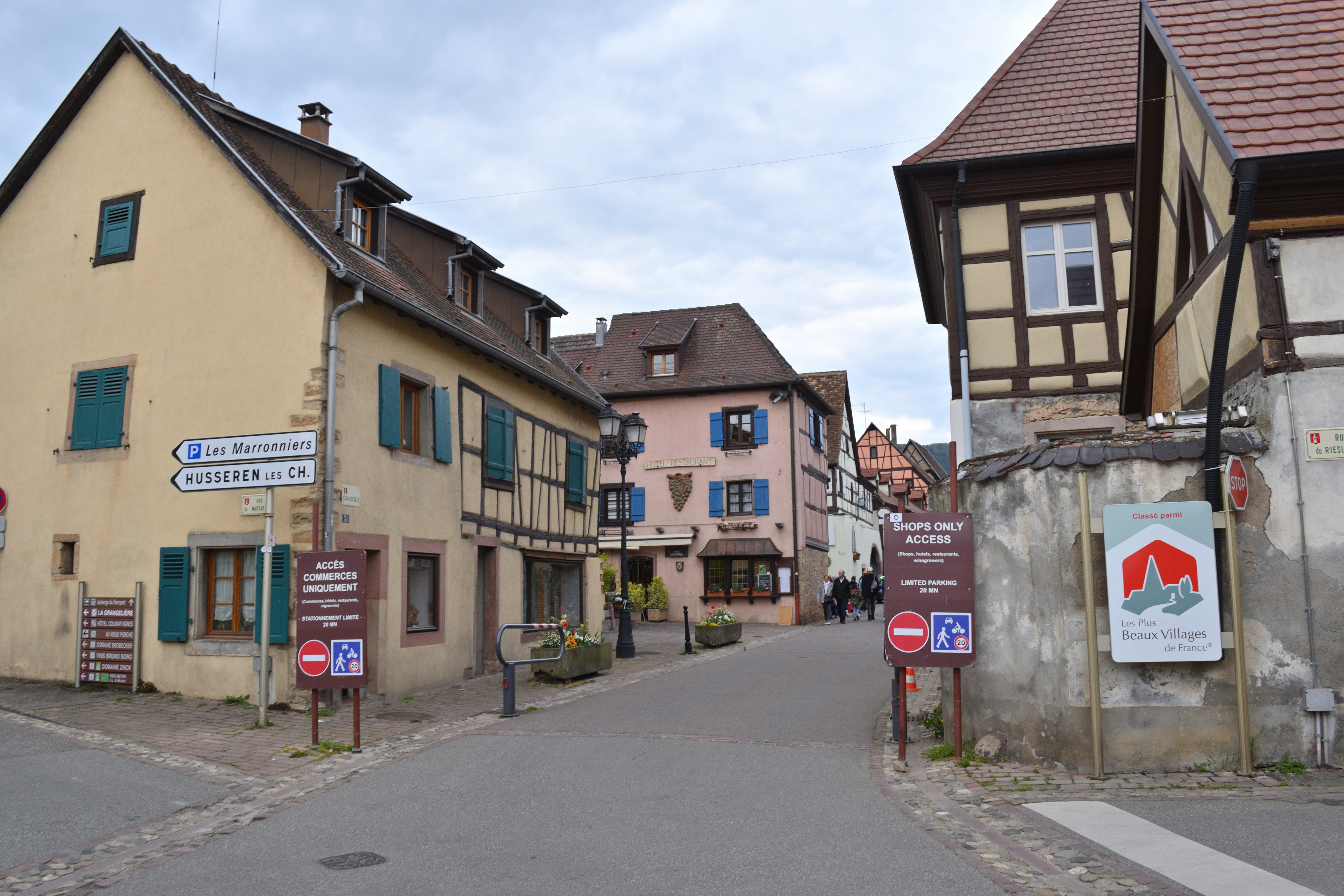 ごちうさ聖地巡礼記(28) 〜コルマール編〜 エギスハイムの分かれ道へ | ユーリの旅ブログ