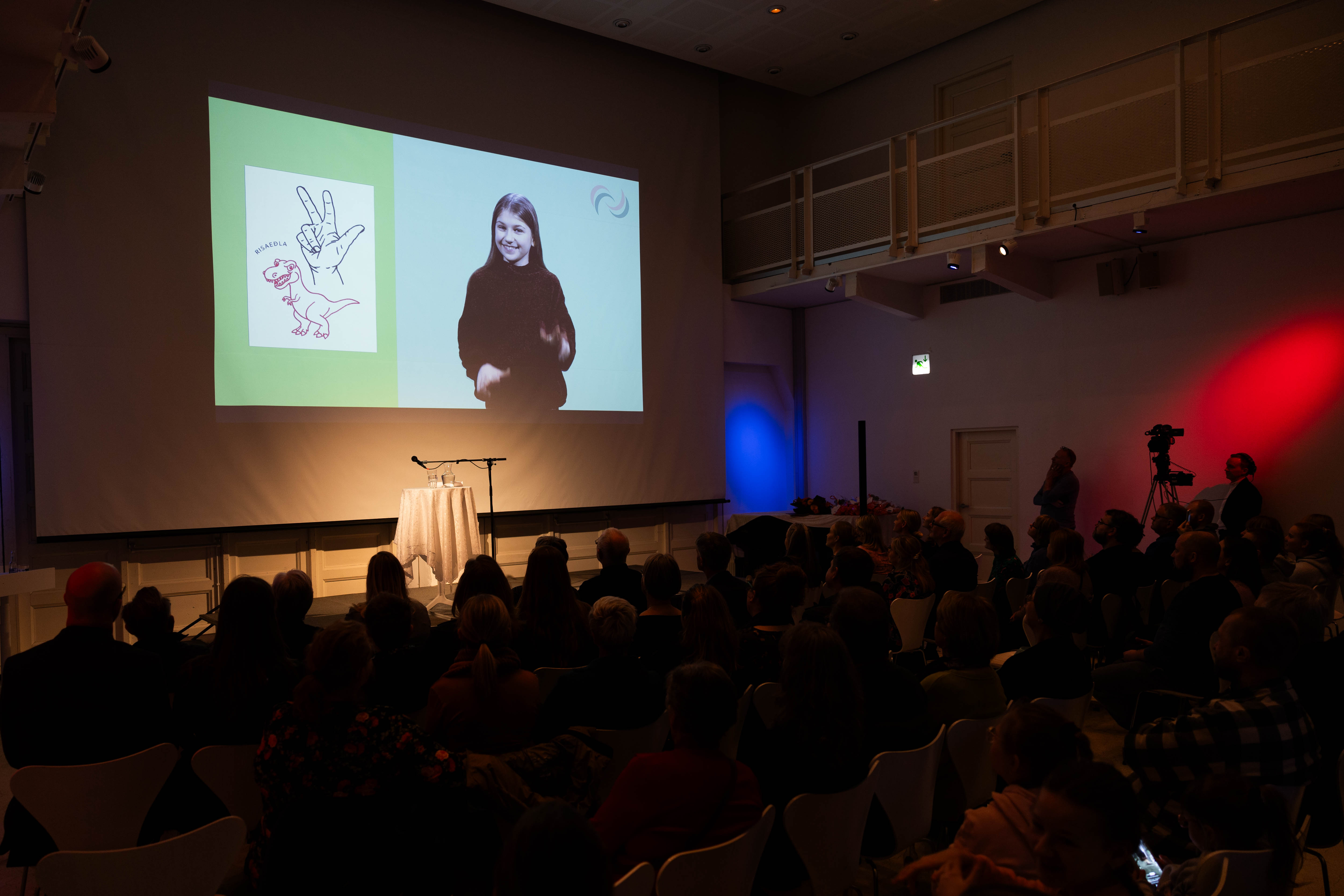 Sign language Island | The Communication Centre for the Deaf and Hard ...