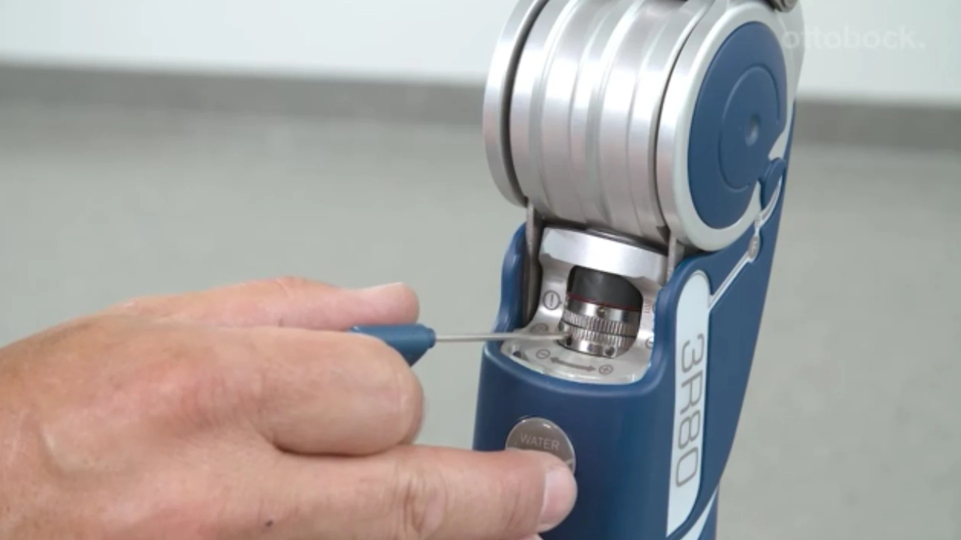 義足膝継手：3R80 ロータリー油圧膝継手