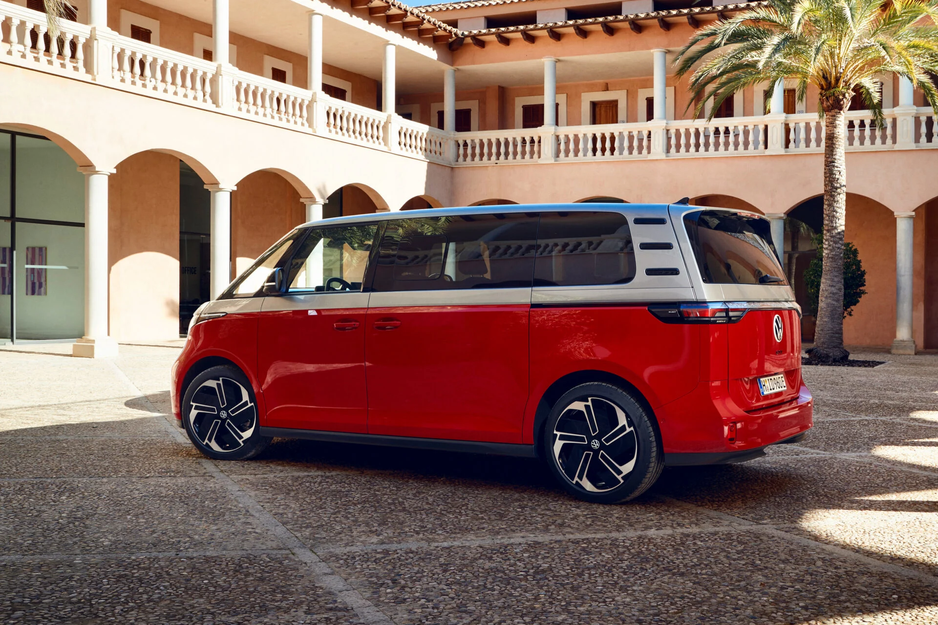 VW ID. Buzz GTX med 340 hk - priserne er klar - Bilbasen Blog