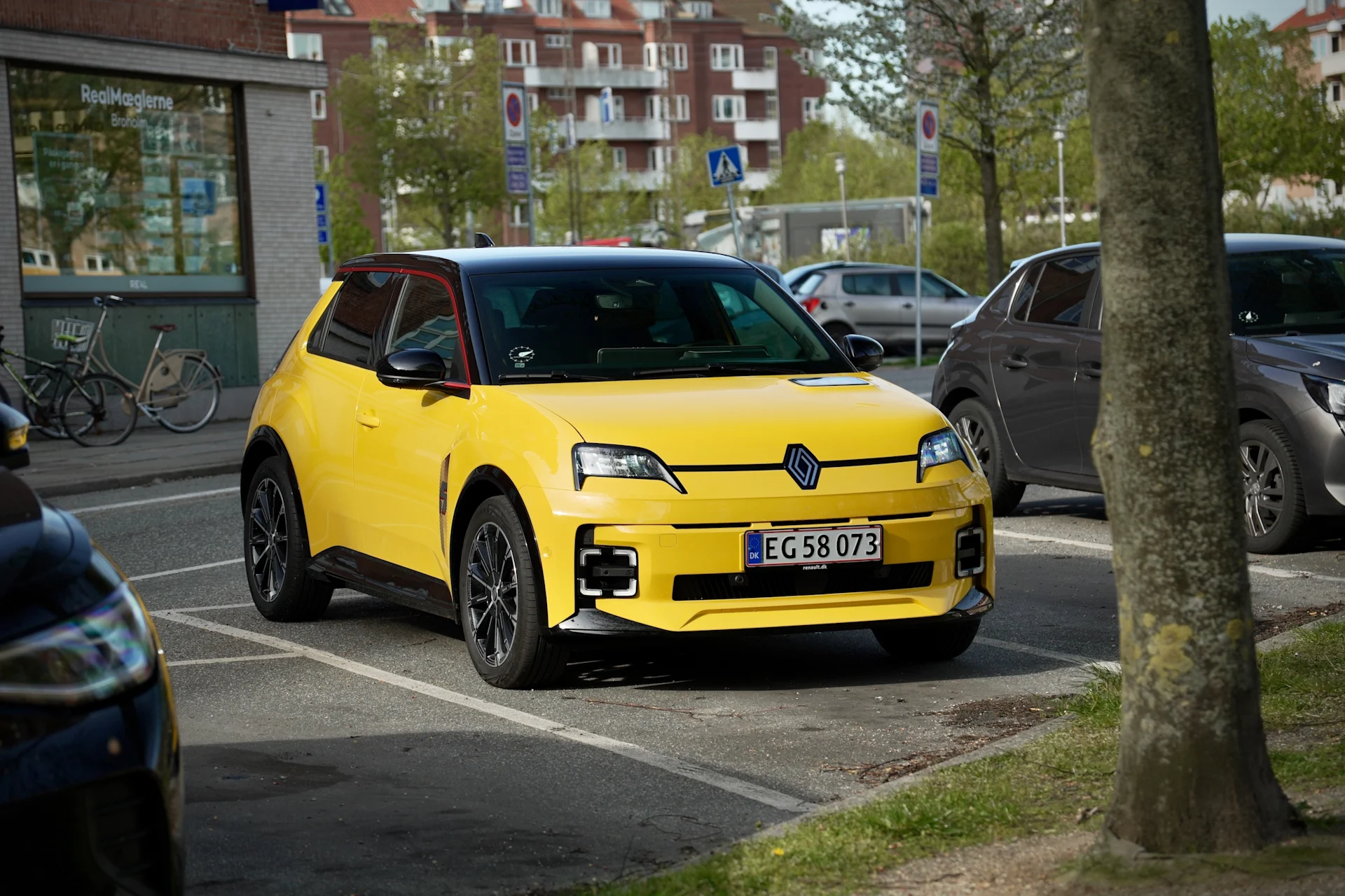 Test: Renault 5 E-Tech er klart den bedste elektriske minibil