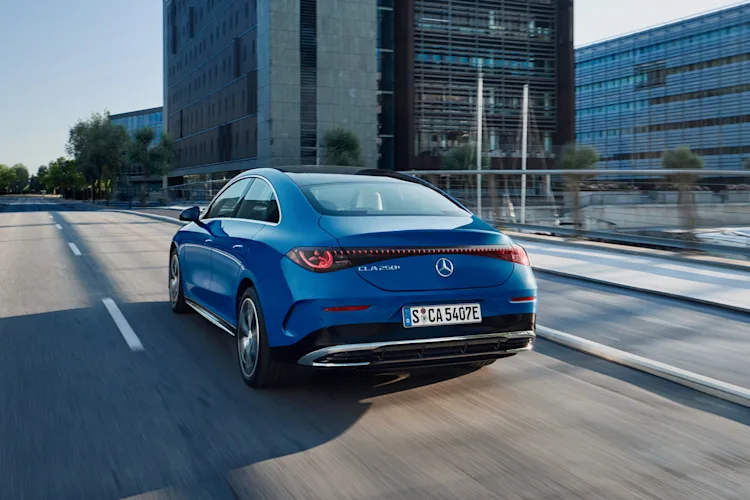 Første tur: Det bliver en laaaaang tur i Mercedes-Benz CLA EQ Technology