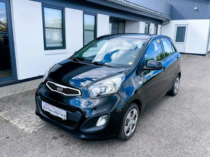 Billige brugte biler sælger som varmt brød på Bilbasen