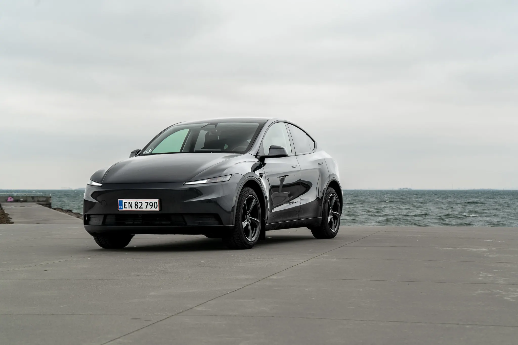 Tesla Model Y med syv sæder har fået dansk prisskilt