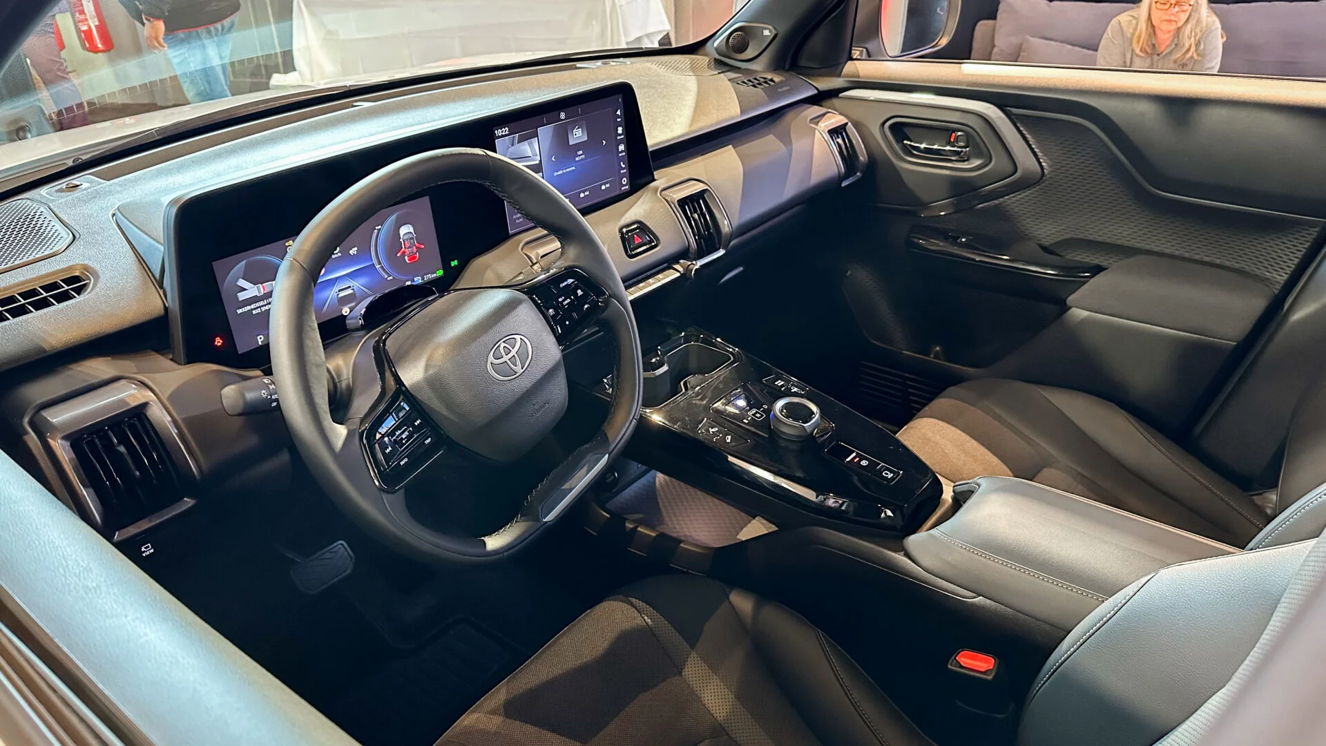 Første kig på elbilerne Toyota Urban Cruiser og Toyota C-HR+