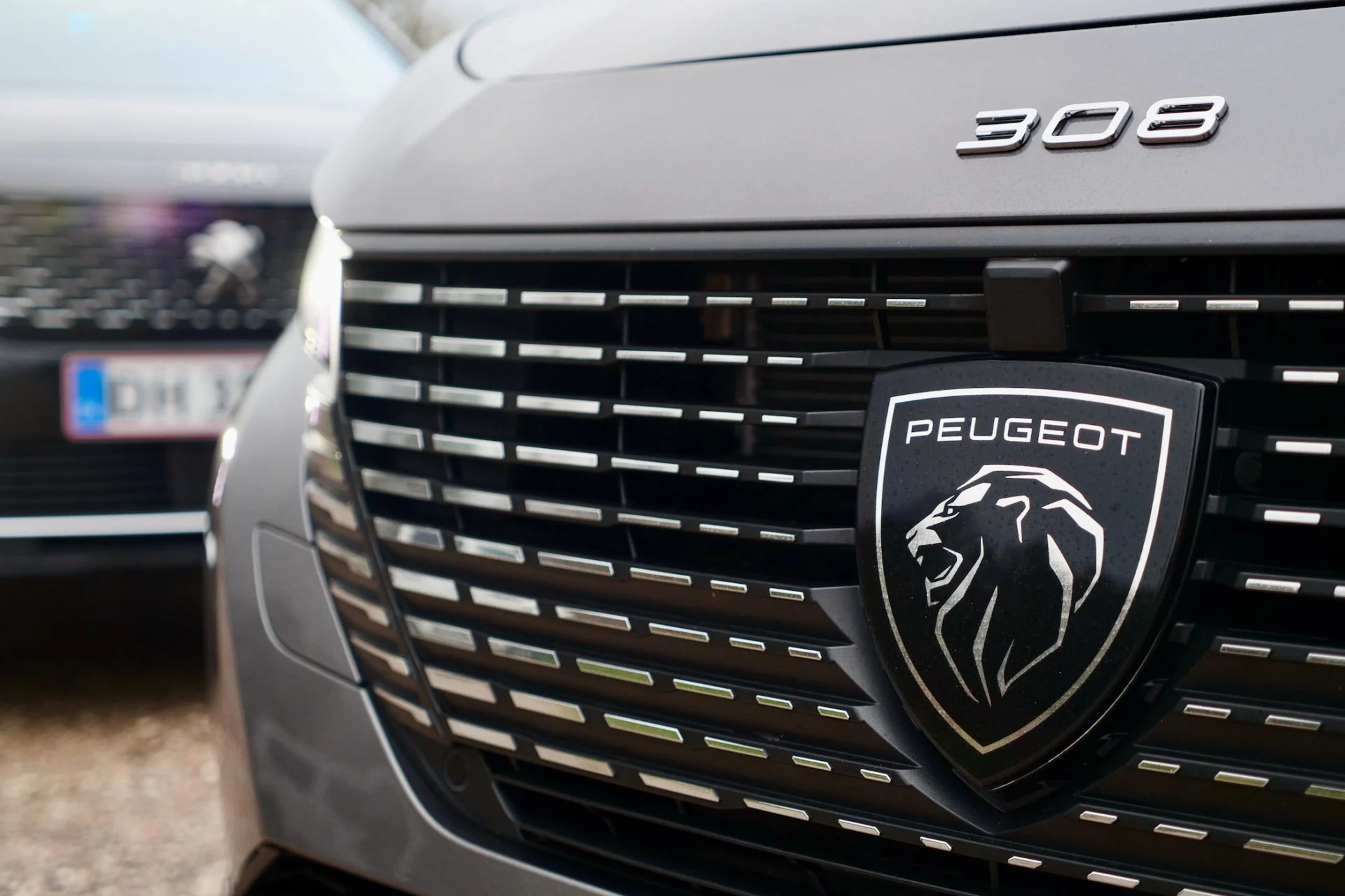 Duel: Peugeot 308 vs 3008 - stationcar eller SUV? - Bilbasen Blog