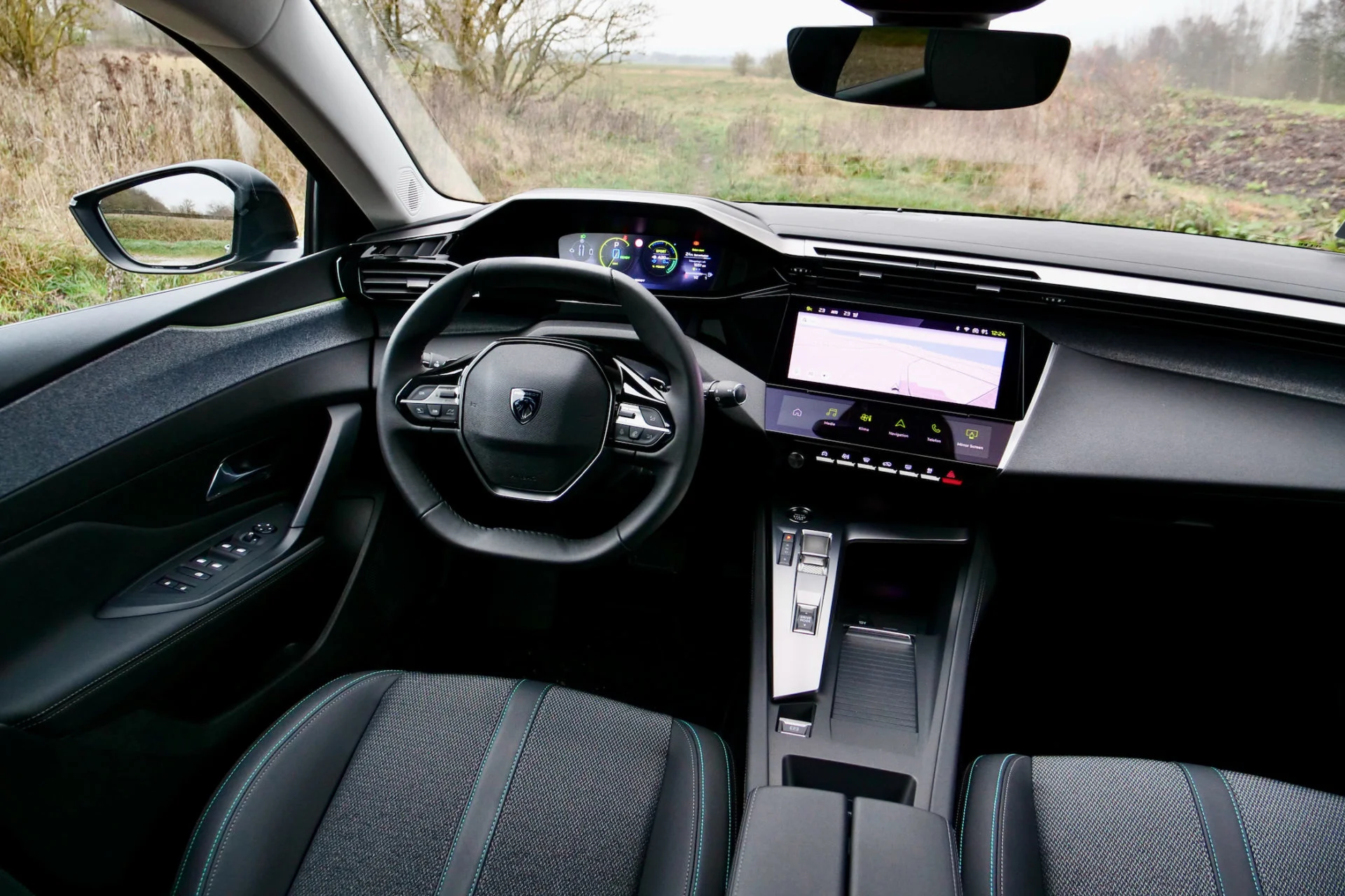 Duel: Peugeot 308 vs 3008 - stationcar eller SUV? - Bilbasen Blog