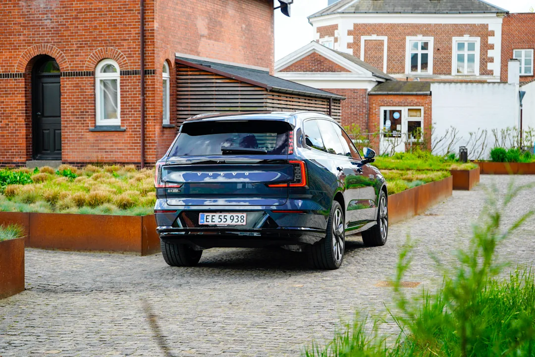 Test: Volvo EX90 er en tung drøm på strøm