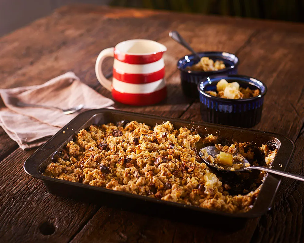 Apple Irish Crumble Cake Recipe with Cinnamon | Guinness® MY
