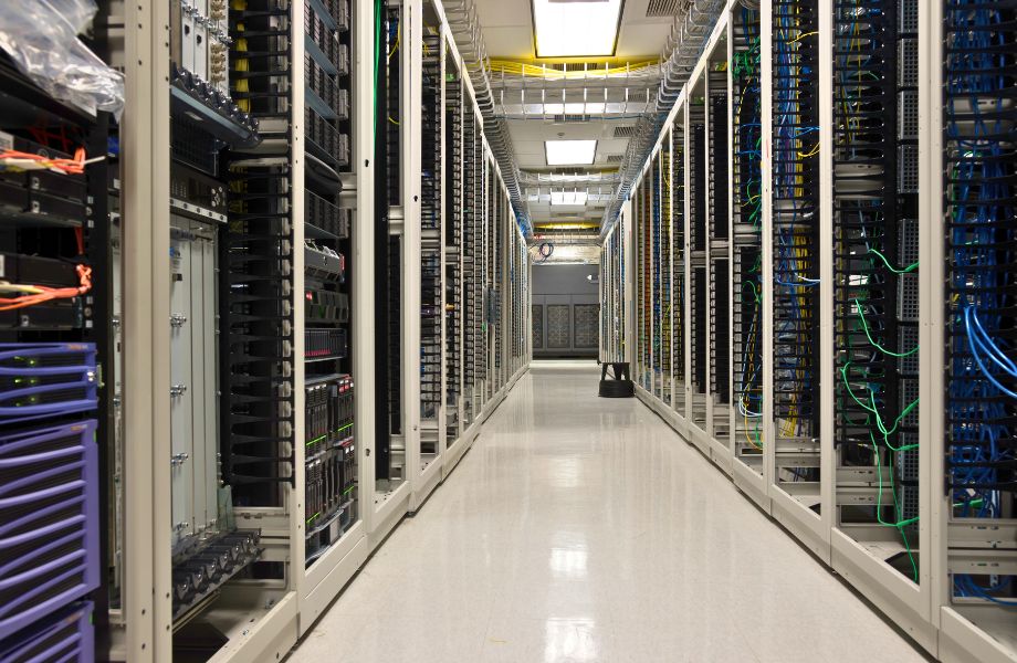 How to Overcome Risks in Data Centre Development | The Urban Developer