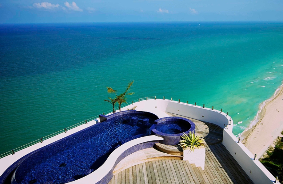 Innovation Sets New Heights in Rooftop, Elevated Pools | The Urban ...