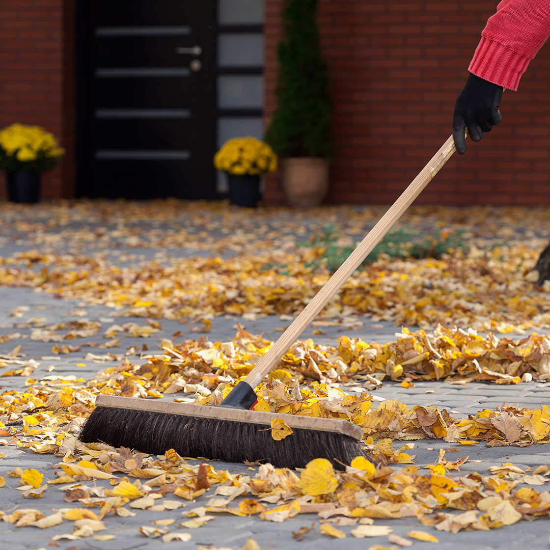 Top 10 Essential Outdoor Cleaning Tools | Home Hardware