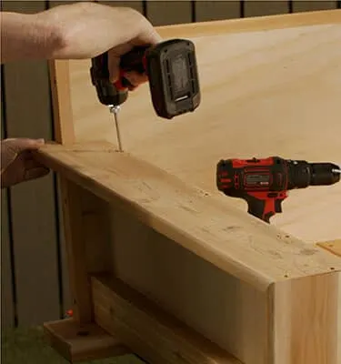 Here’s How to Build a Modern Outdoor Daybed