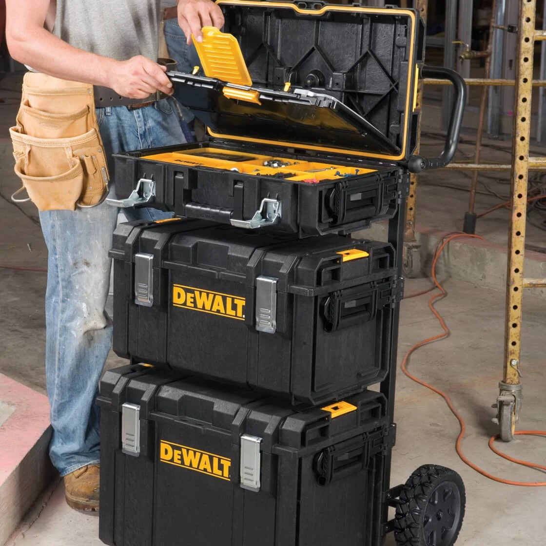 How to Choose the Right Outdoor Storage | Home Hardware