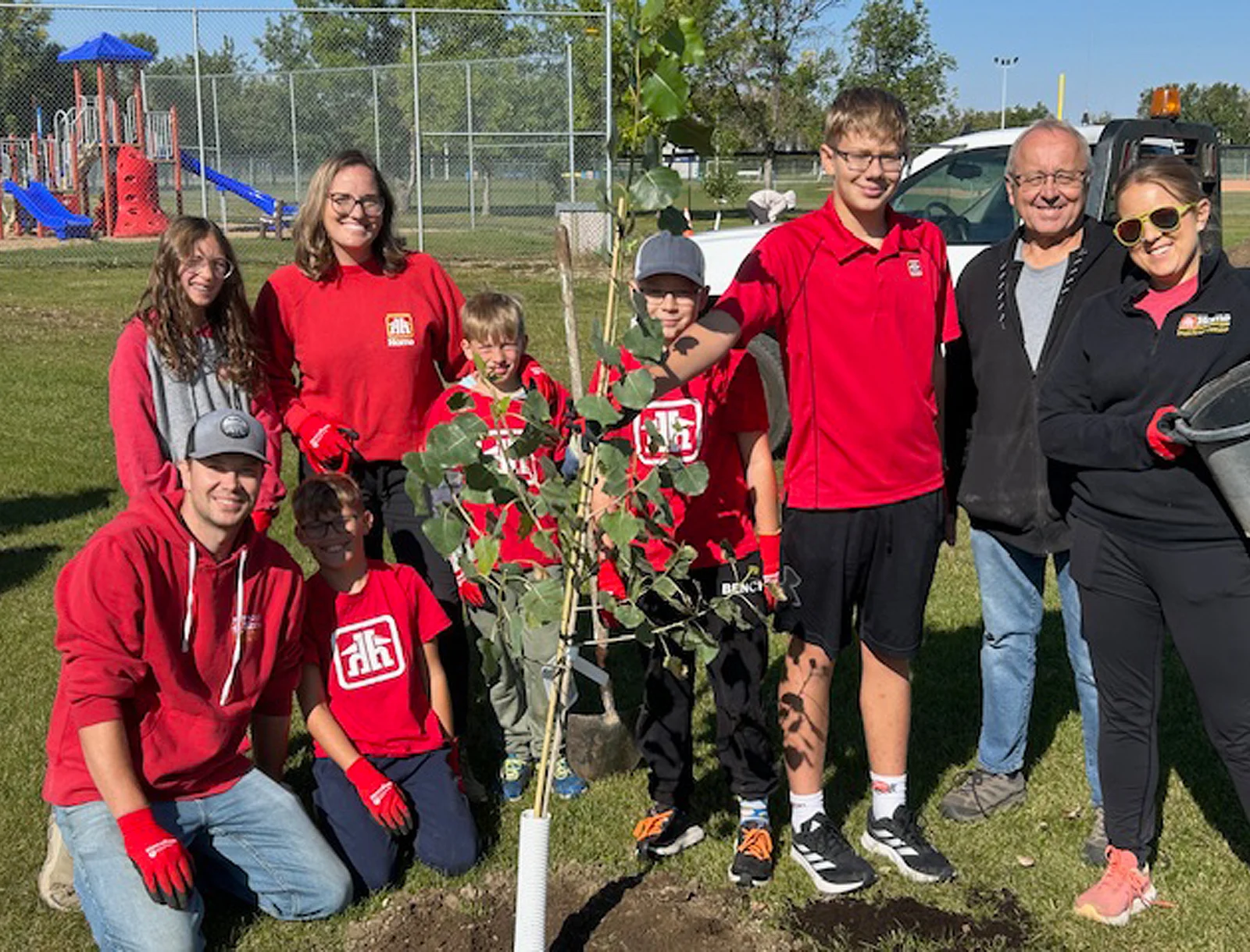 Home Hardware and Tree Canada Mark National Tree Day with Tree Planting ...