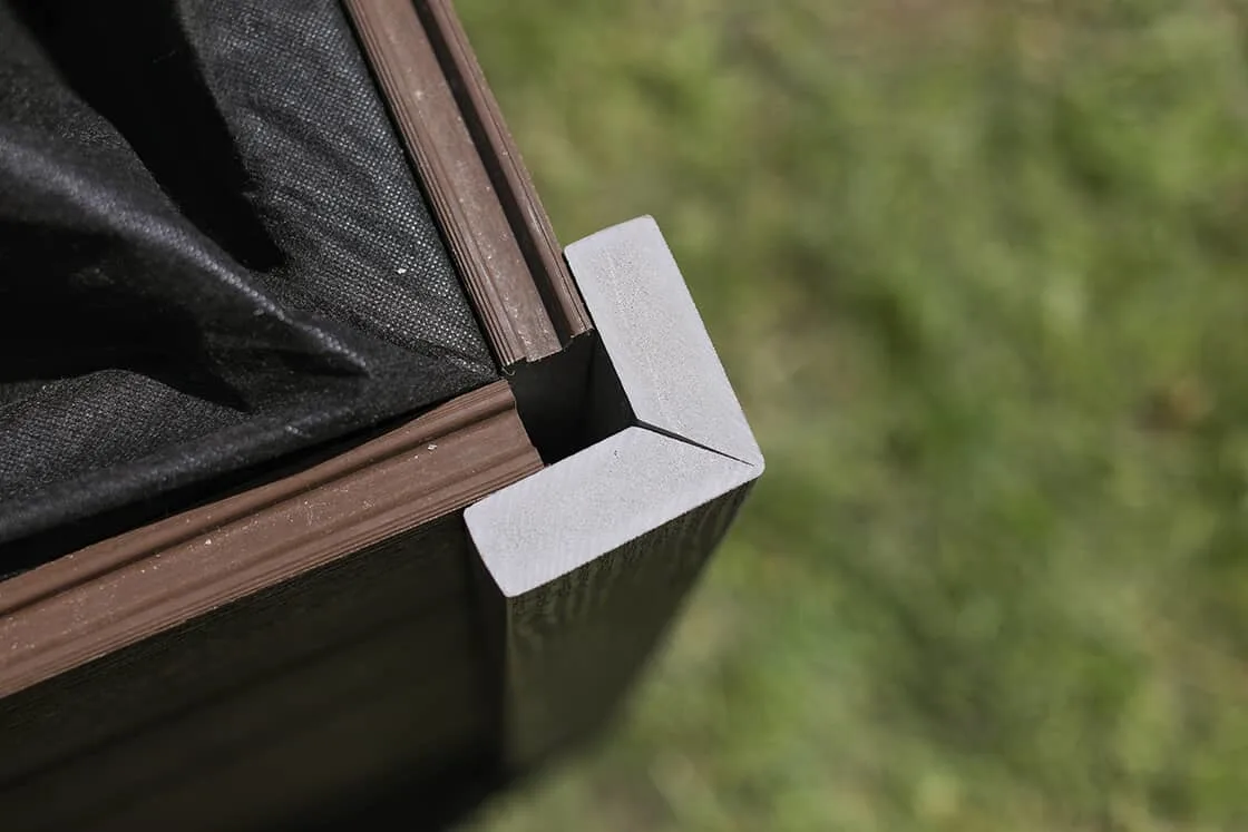 Here’s How to Build a Composite Garden Box | Home Hardware