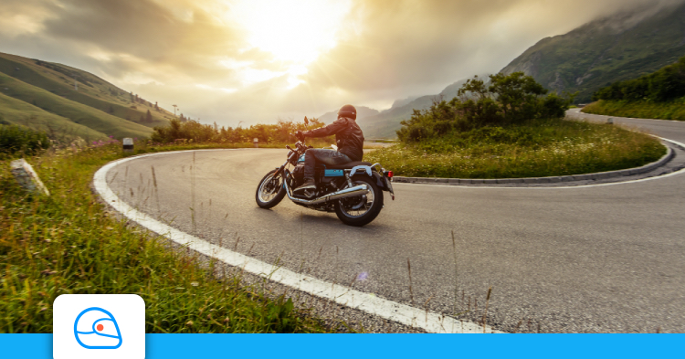 Apprenez le langage des signes des motards pour communiquer sur la route