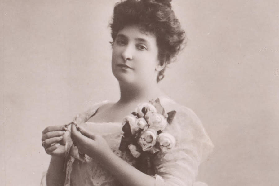 Peach Melba and Melba Toast: The Story of a Chef and an Opera Diva ...